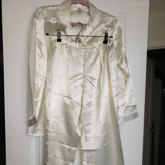Intimates & Sleepwear | Ladies Satin Pajamas Nwot | Poshmark